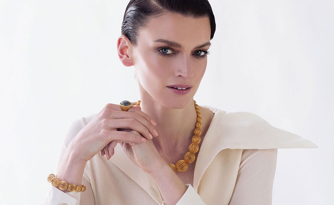 Accessories to Add Sparkle to Your Holiday Look | Edify.